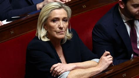 Marine Le Pen Conteste Devant La Justice Sa Démission Doffice De