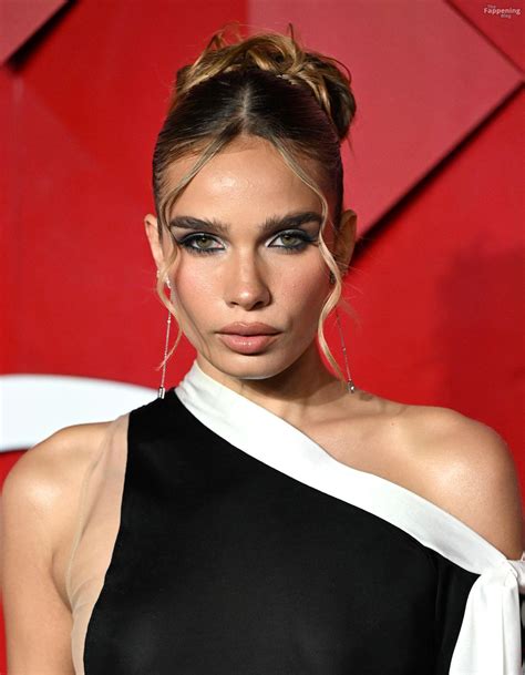 Hana Cross Nude Celebs The Fappening Forum