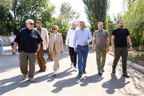 Олена Зеленська On Twitter Ніщо не зупинить ідею час якої настав Наша ідея відновити