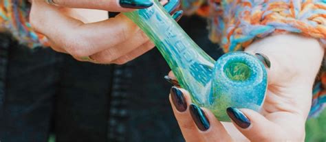 Puffing In Style Your Complete Glass Pipe Guide Glass Bongs Australia