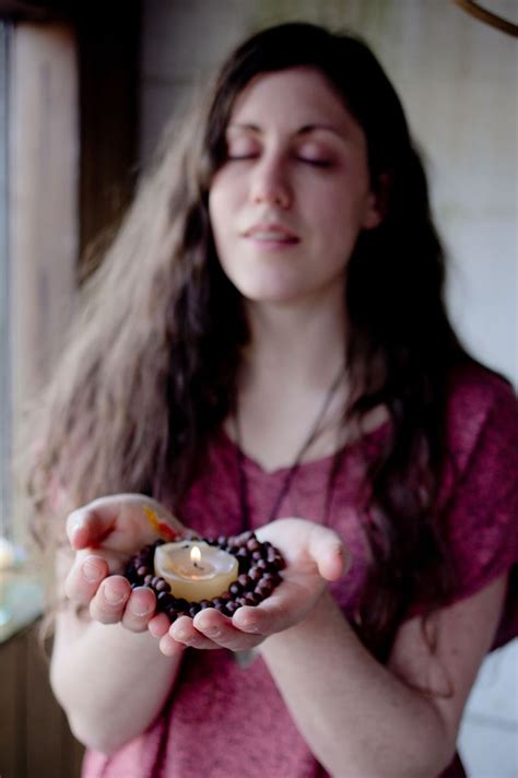 기도하는 소녀 벽지 음식 먹기 요리 갈색 머리 손가락 음식 524594 Wallpaperuse