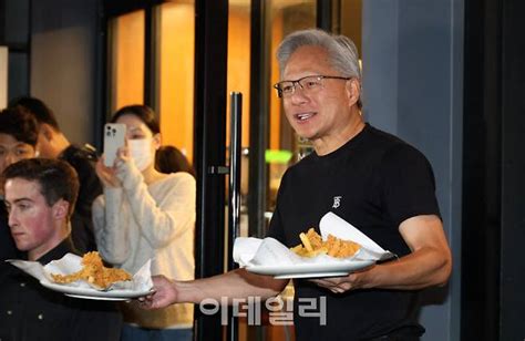 Ai 깐부 총수세트 진짜 나왔다…수익 10 기부