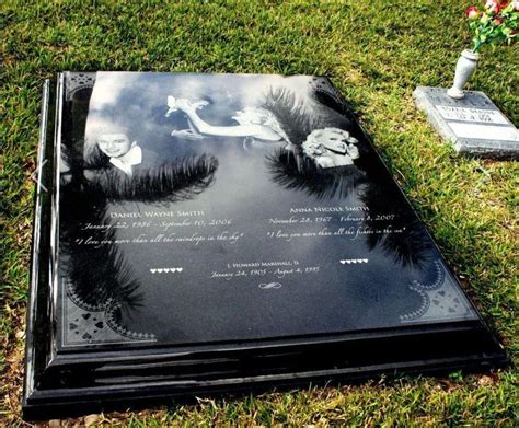 Anna Nicole Smith And Her Son Daniel 🩷🩷 Rcemeteryporn
