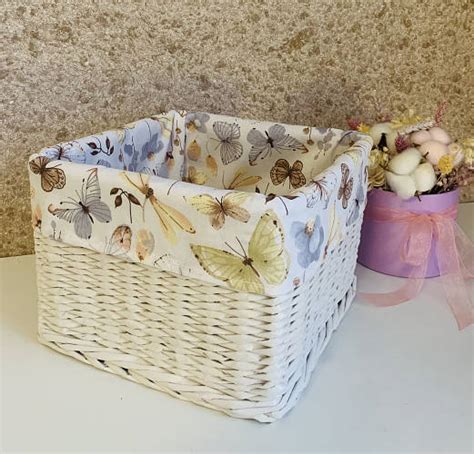 Біла плетена корзина з чохлом Id 2244897899 ціна 550 ₴ купити на Prom Ua