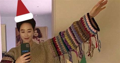 김혜수 52세의 귀염뽀짝한 크리스마스 이 언니 제대로 즐기시네