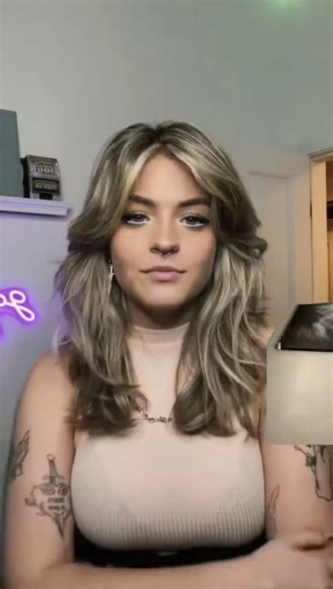 Who Is She And Where Can I Find Her Videos Valerie Lepelch 1498832