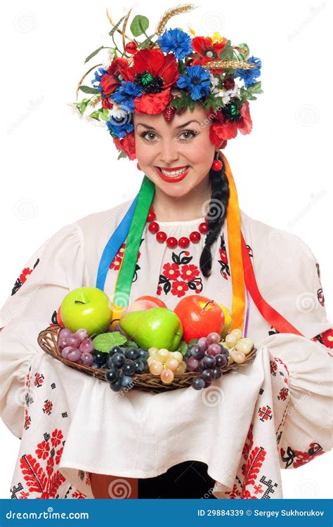 Jovem Mulher Na Roupa Nacional Ucraniana Imagem De Stock Imagem De Atrativo Folclore