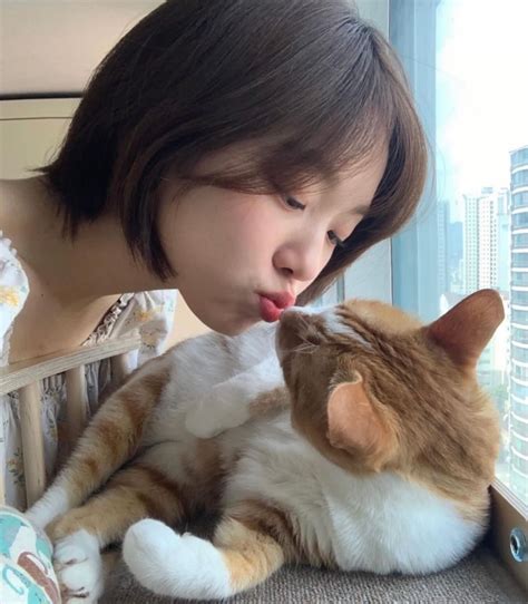 아크아틀리에 이정인 수지단발 단발레이어드펌 동그란 단발에 볼살이 부각되보이는 분들께 추천드리는 흐름이 자연스러운 디자인🤍 아크아틀리에 아크아틀리에이정인