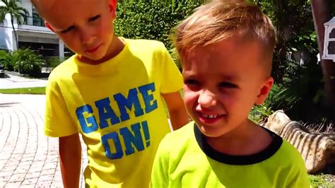 فلاد ونيكيتا في السيارة Youtube