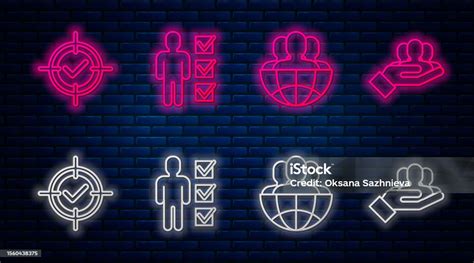 비즈니스 슈트 글로브 와 사람 대상 및 체크 마크 및 프로젝트 팀 기반에서 남자의 라인 사용자를 설정합니다 벽돌 벽에 빛나는