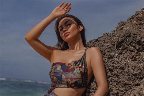 Penampilan Seksi Ariel Tatum