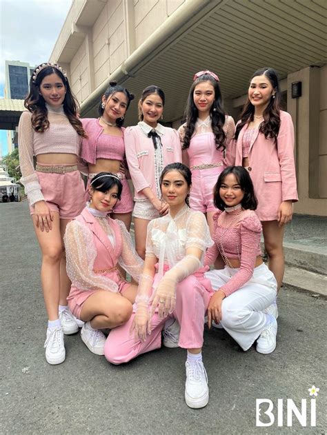 Bini Pictures 8 Bini Girl Group Bini Group Picture Bini Concert Outfit