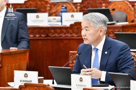 Гаалийн албан татвараас чөлөөлөх тухай хуулийг хүчингүй болгох асуудлыг хэлэлцэв