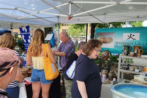 Make Plans For Volunteer Alexandrias Old Town Arts And Crafts Fair Alxnow