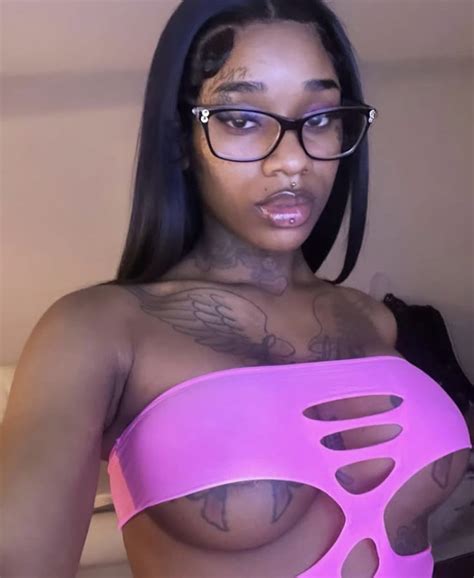 Beautiful Black Women Pretty Woman Bratz Inspired Outfits Pretty Selfies Female Rappers
