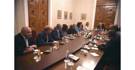 Румен Радев към ректорите Трябва да застанем зад вас и да ви подкрепим