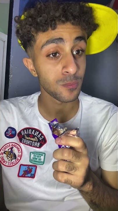 الفرق مابين الولاد والبنات لما ياكلوا فريسكا😂😂😅 Youtube