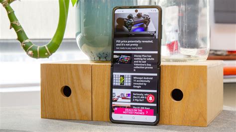 Samsung Galaxy Z Flip Review Tom S Guide