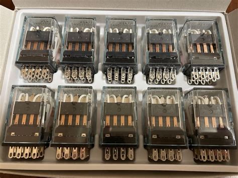 Yahoo オークション My4zn オムロン リレー Ac100 110v 30個 3箱 新