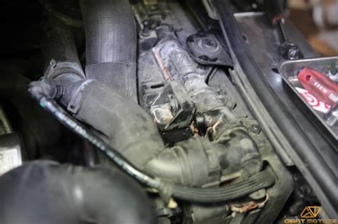 레인지로버 보그 엔진오일누유 냉각수 누수 정비 오일쿨러 워터호스 네이버 블로그