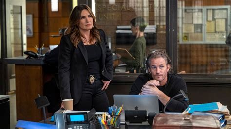Law And Order Svu Season 25 Premiere Looking For A Missing Girl