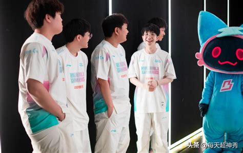 Following The Best Lineup Lpl Announced The Playoff Matchup Table And