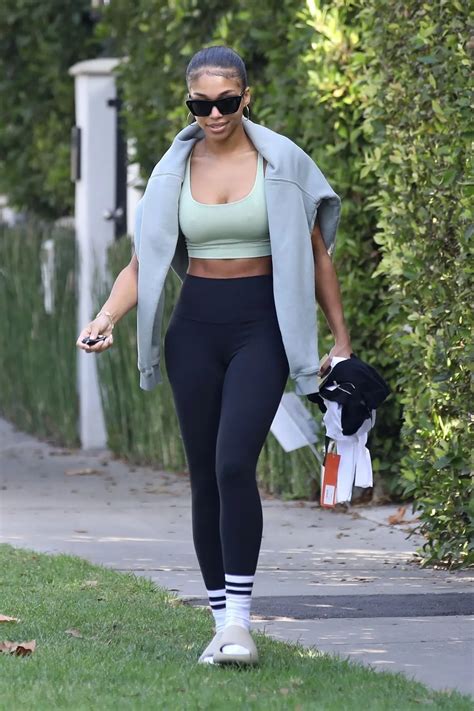 Lori Harvey Scrolller