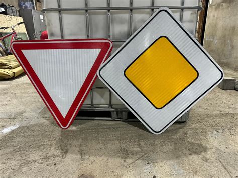 Авто замын тэмдэг Авто замын тэмдэг тэмдэглэгээ