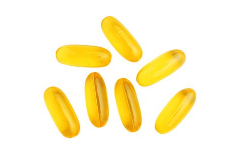 오메가3의 노란색 캡슐 지방산 알약 영양 보충제 흰색 배경에 격리 0명에 대한 스톡 사진 및 기타 이미지 0명 건강관리와 의술 건강한 식생활 Istock