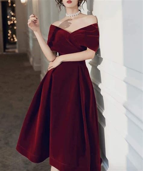 Pin By Nada Sultan On Dresses👗 Red Dress Classy Elegant Red Dresses