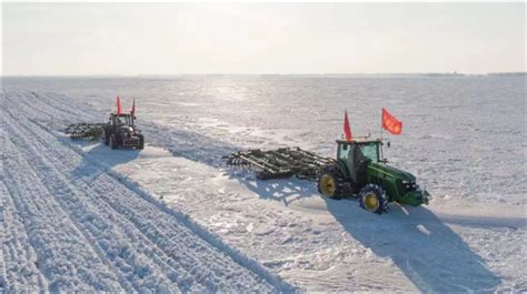 友谊县抢抓晴好天气 耙雪促融保春播 农机新闻网