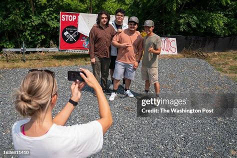 Lindsey Slough Luke Mcfaddens Fiancé Takes A Photo As Mcfadden
