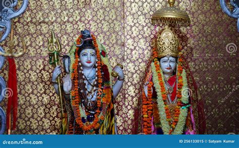 Statue Of Shiv Ji With Parvati Image Stock Image Image Of Trishul
