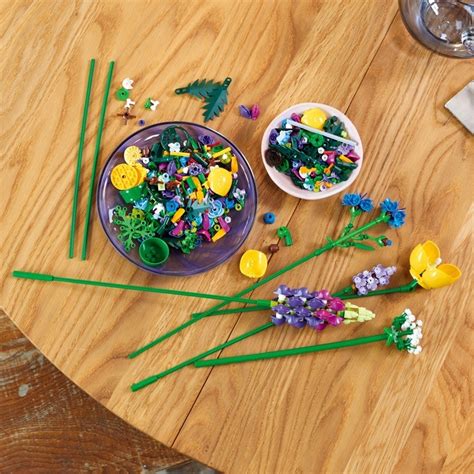 Конструктор LEGO ICONS 10313 Букет полевых цветов Лего полевые цветы ...