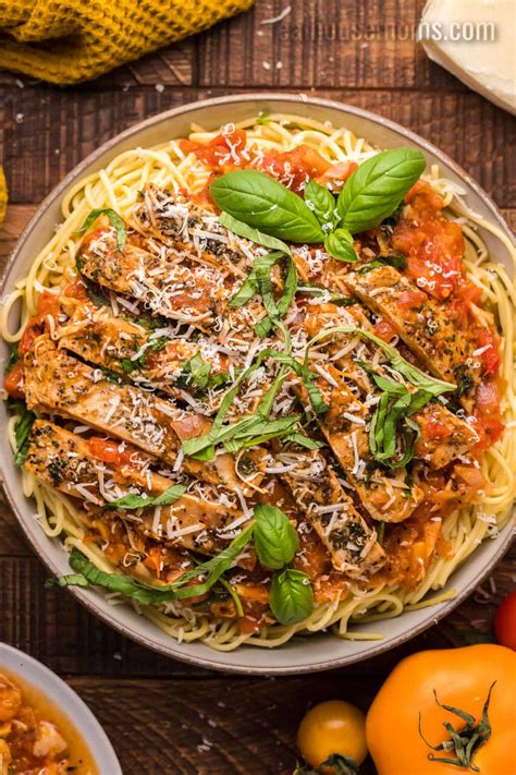 Chicken With Pomodoro Sauce ⋆ Real Housemoms