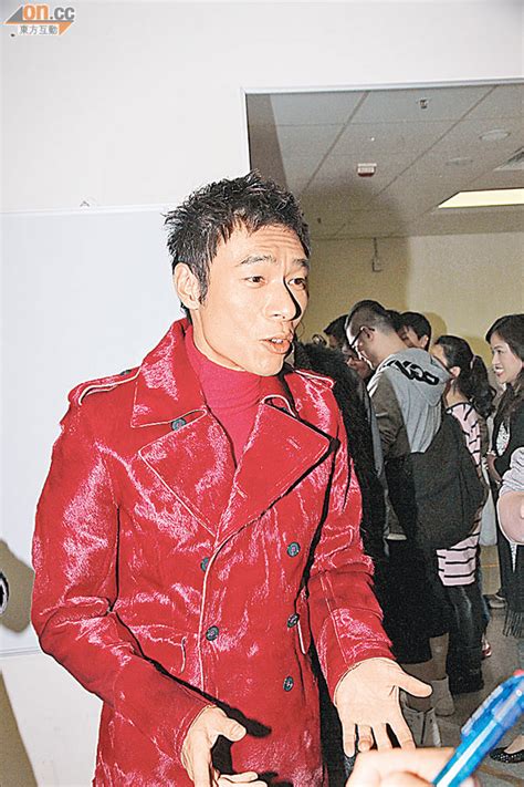 安仔疑借緋聞谷人氣 太陽報