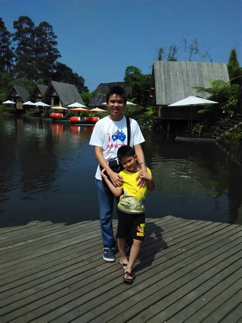 people following kelvin benzali