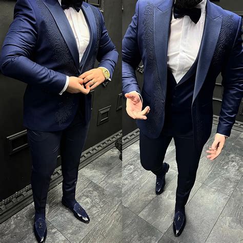 Handsome Three Piece Midnight Blue Tuxedo Wedding Suit For Men Solid