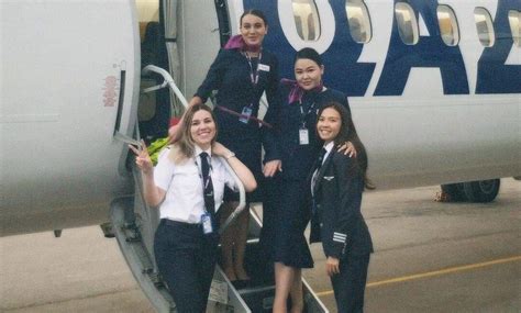 Самолет Небо Девушки Впервые в истории авиации Казахстана совершен полет воздушного судна