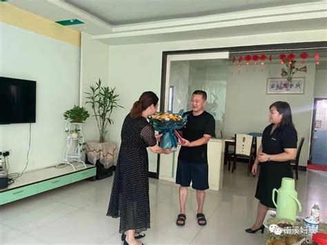情暖八一 礼敬军属——南溪区妇联走访慰问“优秀兵妈妈”“优秀军嫂”“情系国防好家庭”澎湃号·政务澎湃新闻 The Paper
