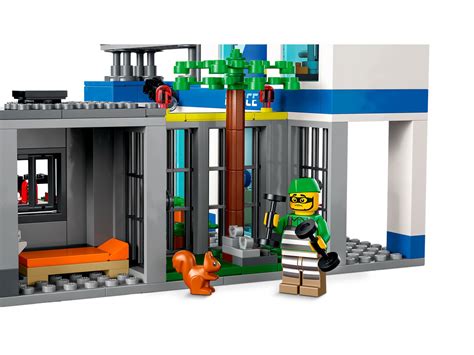 LEGO 60316 City Posterunek policji - porównaj ceny - promoklocki.pl