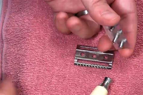 Video How To Change A Safety Razor Blade Super Safety Razors