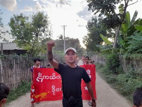 ကယ်တင်ရှင်မရှာ ဒို့ကျေးရွာ သပိတ် စစ်ကြောင်း စစ်အာဏာရှင် တော်လှန်ရေး ချီတက် ဆန္ဒပြ Khit Thit Media