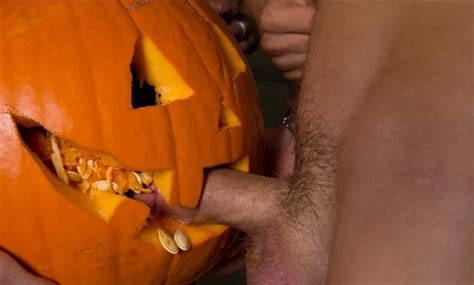 Tricks And Treats Pumpkin Pump Him Edition Daily Squirt