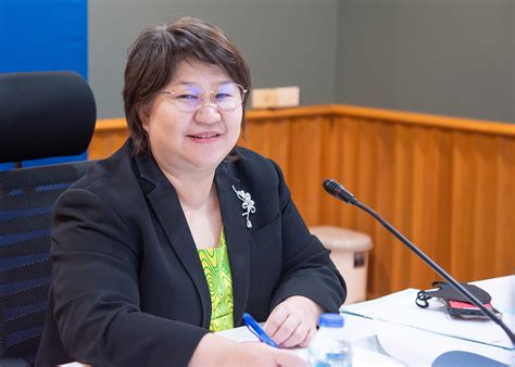 นางสาวสภัท สำนักงานเศรษฐกิจการคลัง Fiscal Policy Office