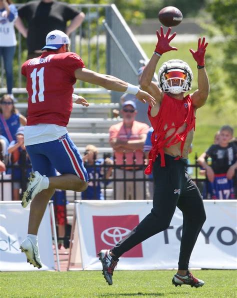 Mack Hollins Buffalo Bills Barefoot Wr Pregame And Practice Outfits