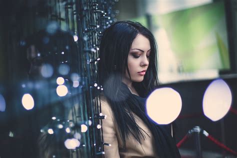 4536482 Black Hair Scarf Smoky Eyes Women Outdoors Reflection Lights Women