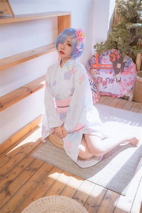 爆机少女喵小吉 Nekokoyoshi 八月番t3会员 双子：拉姆蕾姆 套图