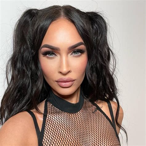 Megan Fox Just Debuted Red Velvet Hair Using 19 Hair Dye Who What Wear