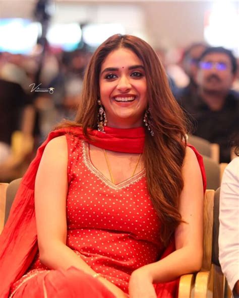 புதுப்பொண்ணு நடிகை கீர்த்தி சுரேஷின் அழகிய கியூட்டான புகைப்படங்கள்